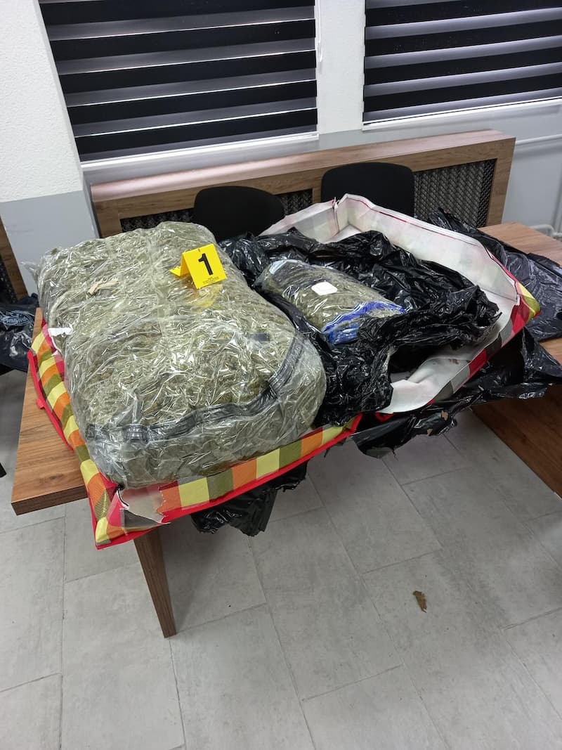 Пресечен меѓународен канал за транспорт запленета дрога вредна 120 000