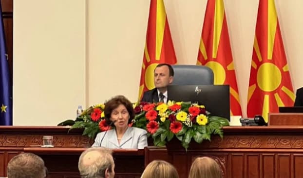 Грчката амбасадорка Ja напушти седницата Сиљановска Давкова во заклетвата не рече „Северна