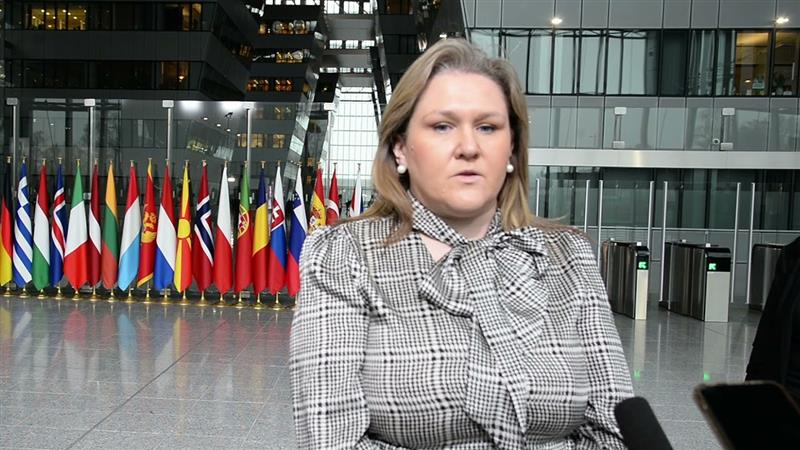 Министерката за одбрана Славјанка Петровска во официјална посета на ...